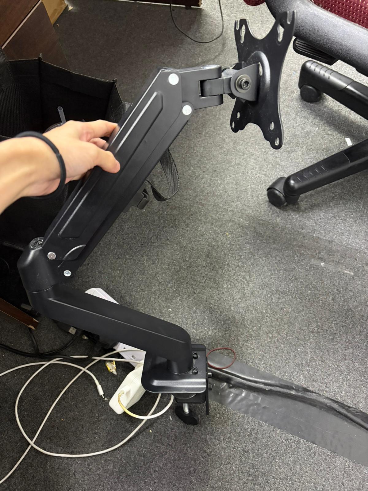 FULL MOTION MONITOR DESK MOUNT ARM | myhalo